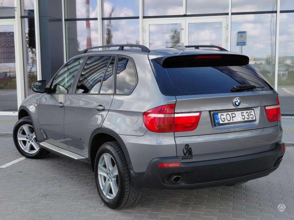 Grey BMW X5 2007 in Vilnius, with an engine capacity of 2.99 L and mileage of 349 thousand km for 6300 €, photo 5 on AUTOMOTO.COM.LV