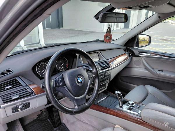 Grey BMW X5 2007 in Vilnius, with an engine capacity of 2.99 L and mileage of 349 thousand km for 6300 €, photo 8 on AUTOMOTO.COM.LV