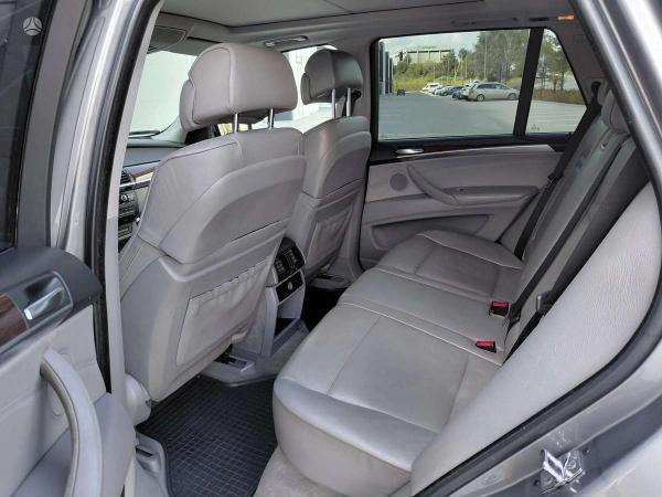 Grey BMW X5 2007 in Vilnius, with an engine capacity of 2.99 L and mileage of 349 thousand km for 6300 €, photo 10 on AUTOMOTO.COM.LV