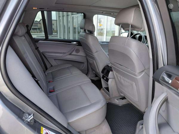 Grey BMW X5 2007 in Vilnius, with an engine capacity of 2.99 L and mileage of 349 thousand km for 6300 €, photo 11 on AUTOMOTO.COM.LV
