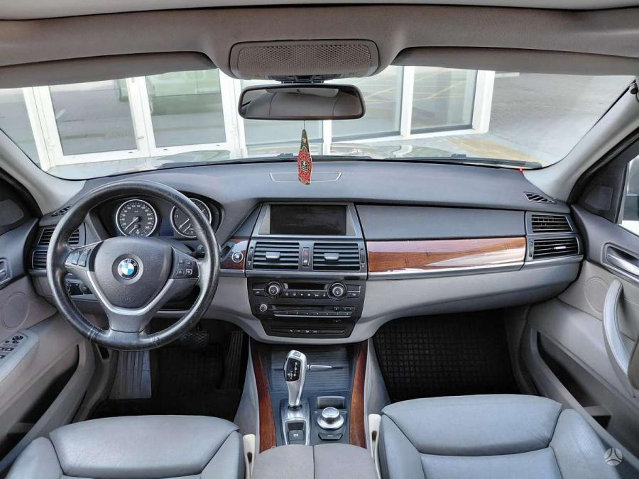 Pelēks BMW X5 2007 Viļņa, ar dzinēja tilpumu 2.99 L un nobraukumu 349 tūkst. km par 6300 €, foto 17 vietnē AUTOMOTO.COM.LV