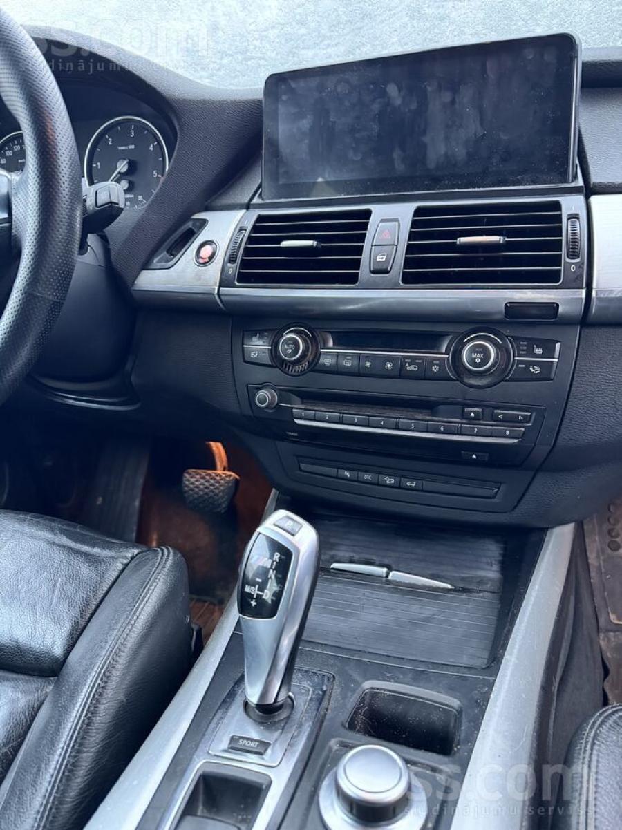 Grey BMW X5 2007 in Kuldiga, with an engine capacity of 3.00 L and mileage of 418 thousand km for 5200 €, photo 5 on AUTOMOTO.COM.LV