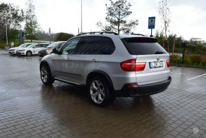 Pelēks BMW X5 2007 Viļņa, ar dzinēja tilpumu 2.99 L un nobraukumu 325 tūkst. km par 7550 €, foto 6 vietnē AUTOMOTO.COM.LV