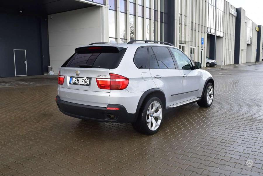 Pelēks BMW X5 2007 Viļņa, ar dzinēja tilpumu 2.99 L un nobraukumu 325 tūkst. km par 7550 €, foto 8 vietnē AUTOMOTO.COM.LV