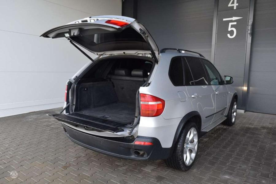 Pelēks BMW X5 2007 Viļņa, ar dzinēja tilpumu 2.99 L un nobraukumu 325 tūkst. km par 7550 €, foto 23 vietnē AUTOMOTO.COM.LV