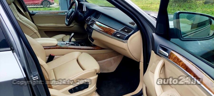 Pelēks BMW X5 2007 Tallina, ar dzinēja tilpumu 3.00 L un nobraukumu 201 tūkst. km par 8000 €, foto 12 vietnē AUTOMOTO.COM.LV