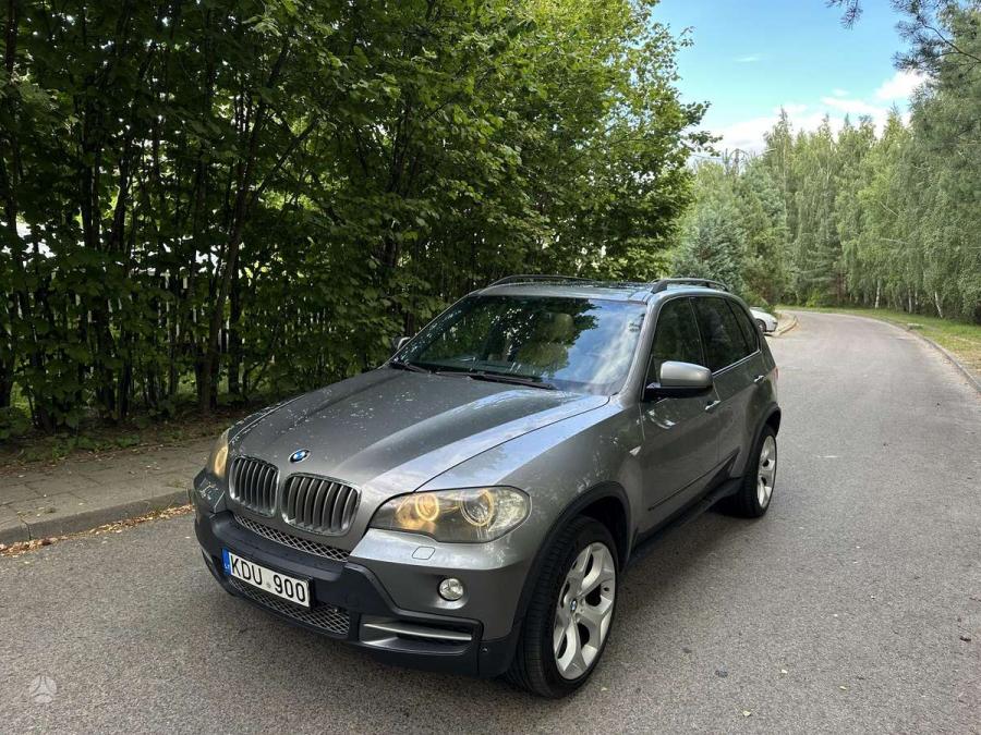 Grey BMW X5 2007 in Vilnius, with an engine capacity of 2.99 L and mileage of 440 thousand km for 6200 €, photo 1 on AUTOMOTO.COM.LV