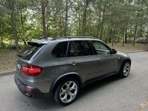 Grey BMW X5 2007 in Vilnius, with an engine capacity of 2.99 L and mileage of 440 thousand km for 6200 €, photo 4 on AUTOMOTO.COM.LV