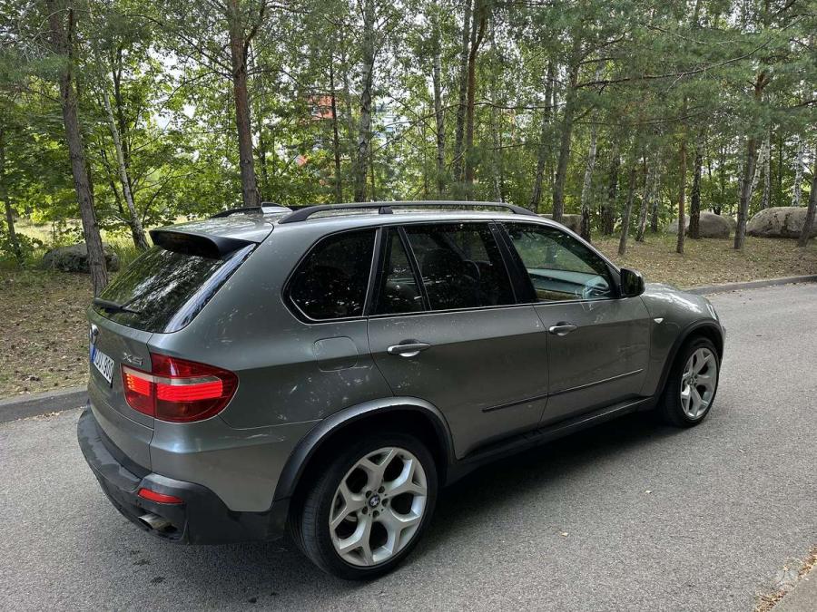 Grey BMW X5 2007 in Vilnius, with an engine capacity of 2.99 L and mileage of 440 thousand km for 6200 €, photo 4 on AUTOMOTO.COM.LV