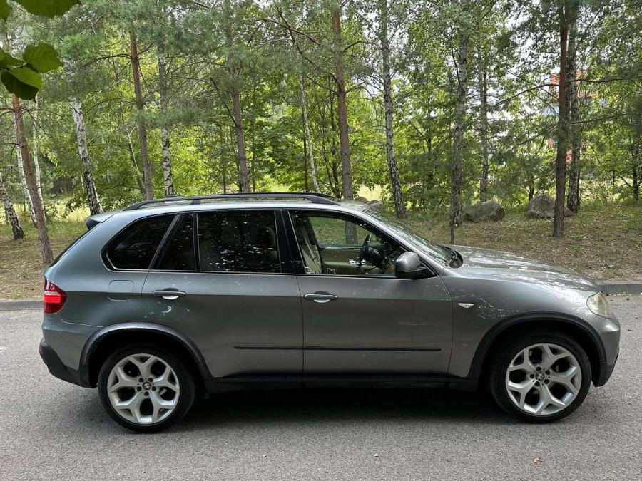 Grey BMW X5 2007 in Vilnius, with an engine capacity of 2.99 L and mileage of 440 thousand km for 6200 €, photo 5 on AUTOMOTO.COM.LV