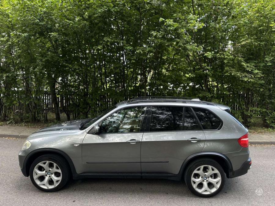 Grey BMW X5 2007 in Vilnius, with an engine capacity of 2.99 L and mileage of 440 thousand km for 6200 €, photo 10 on AUTOMOTO.COM.LV