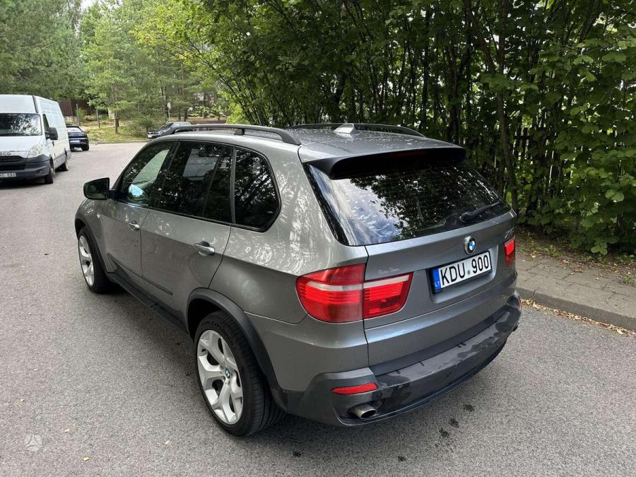 Grey BMW X5 2007 in Vilnius, with an engine capacity of 2.99 L and mileage of 440 thousand km for 6200 €, photo 11 on AUTOMOTO.COM.LV