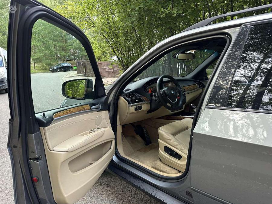 Grey BMW X5 2007 in Vilnius, with an engine capacity of 2.99 L and mileage of 440 thousand km for 6200 €, photo 20 on AUTOMOTO.COM.LV