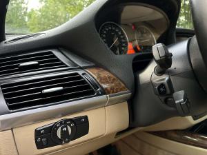 Grey BMW X5 2007 in Vilnius, with an engine capacity of 2.99 L and mileage of 440 thousand km for 6200 €, photo 37 on AUTOMOTO.COM.LV