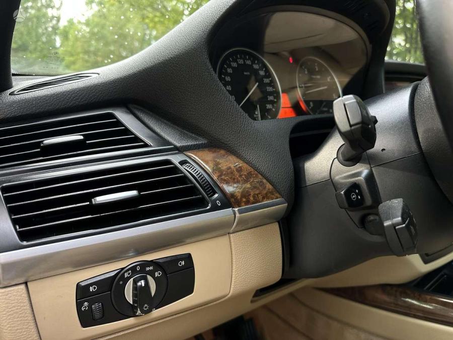 Grey BMW X5 2007 in Vilnius, with an engine capacity of 2.99 L and mileage of 440 thousand km for 6200 €, photo 37 on AUTOMOTO.COM.LV
