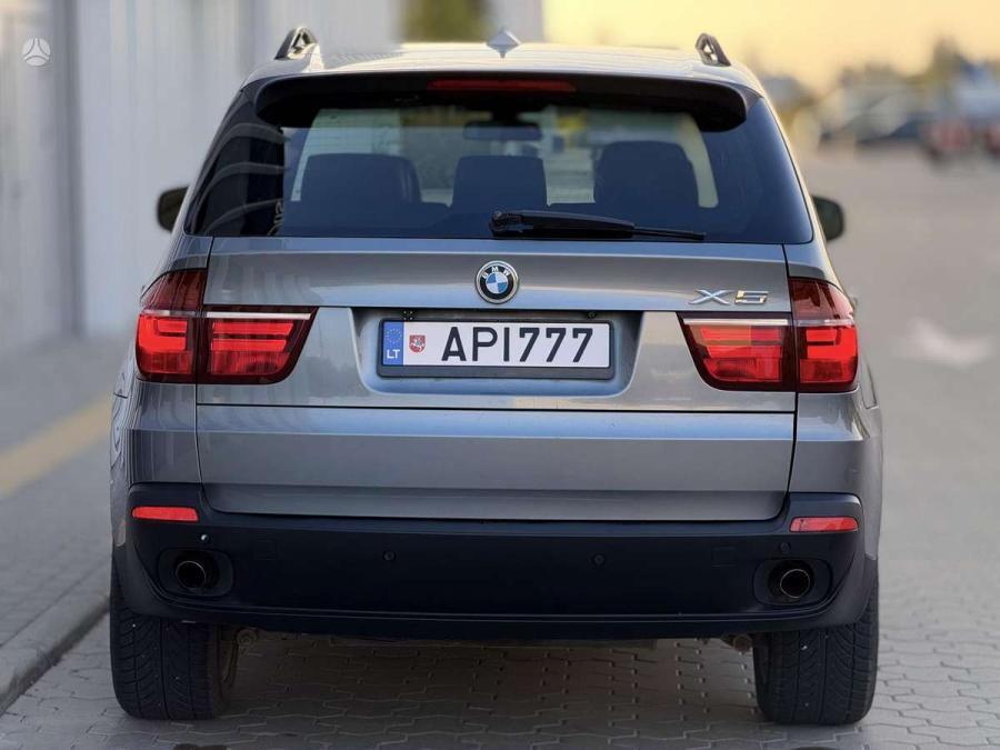 Grey BMW X5 2007 in Vilnius, with an engine capacity of 3.00 L and mileage of 160 thousand km for 5500 €, photo 26 on AUTOMOTO.COM.LV