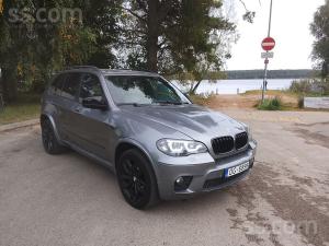 Grey BMW X5 2007 in Riga, with an engine capacity of 3.00 L and mileage of 379 thousand km for 8999 €, photo  on AUTOMOTO.COM.LV