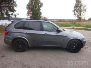 Grey BMW X5 2007 in Riga, with an engine capacity of 3.00 L and mileage of 379 thousand km for 8999 €, photo 3 on AUTOMOTO.COM.LV