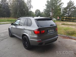 Grey BMW X5 2007 in Riga, with an engine capacity of 3.00 L and mileage of 379 thousand km for 8999 €, photo 6 on AUTOMOTO.COM.LV