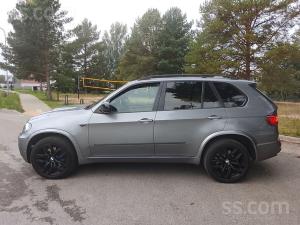 Grey BMW X5 2007 in Riga, with an engine capacity of 3.00 L and mileage of 379 thousand km for 8999 €, photo 8 on AUTOMOTO.COM.LV