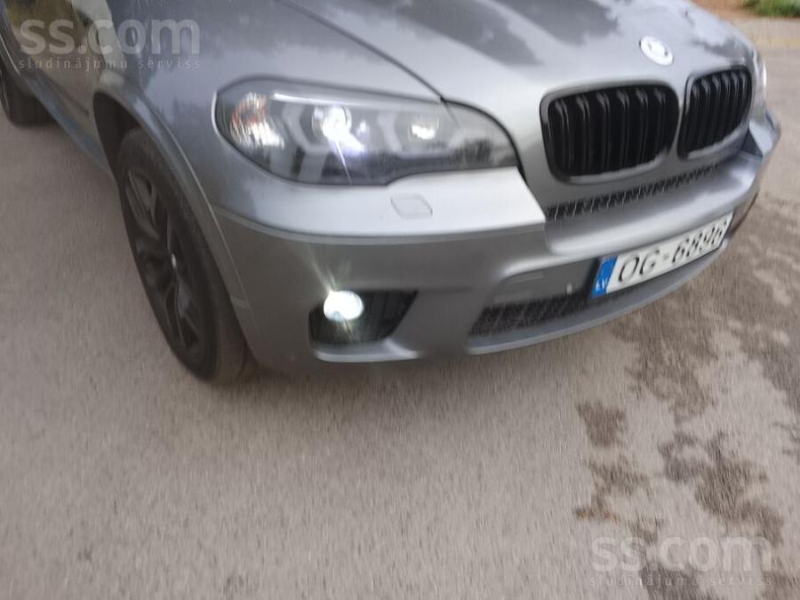 Grey BMW X5 2007 in Riga, with an engine capacity of 3.00 L and mileage of 379 thousand km for 8999 €, photo 12 on AUTOMOTO.COM.LV