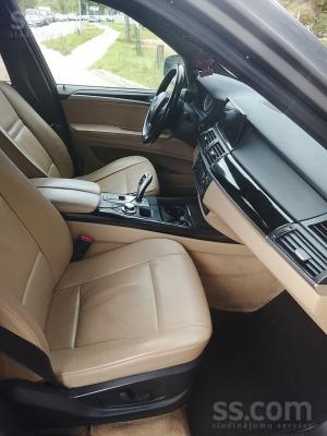 Grey BMW X5 2007 in Riga, with an engine capacity of 3.00 L and mileage of 379 thousand km for 8999 €, photo 23 on AUTOMOTO.COM.LV