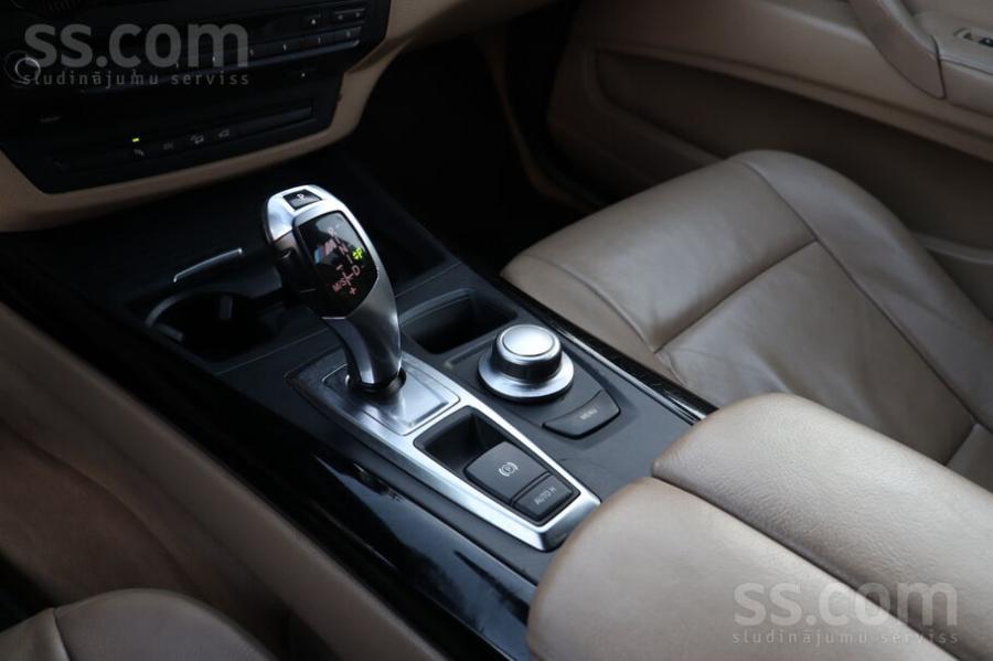 Pelēks BMW X5 2007 Rīga, ar dzinēja tilpumu 3.00 L un nobraukumu 381 tūkst. km par 7490 €, foto 16 vietnē AUTOMOTO.COM.LV