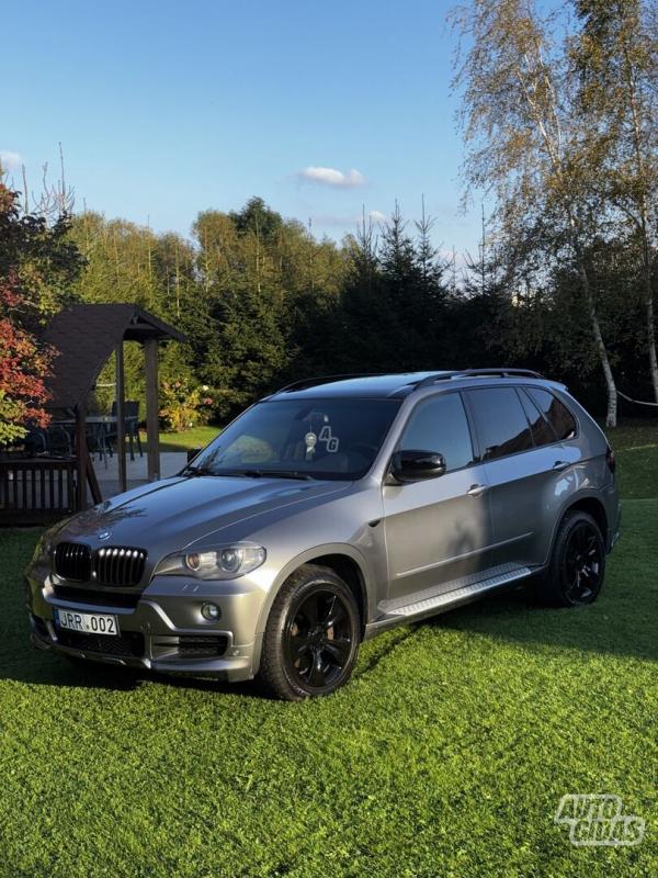 BMW X5 2007 in Telschi on AUTOMOTO.COM.LV Grey BMW X5 2007 in Telschi, with an engine capacity of 3.00 L and mileage of 304 thousand km for 7500 €, photo 1 on AUTOMOTO.COM.LV