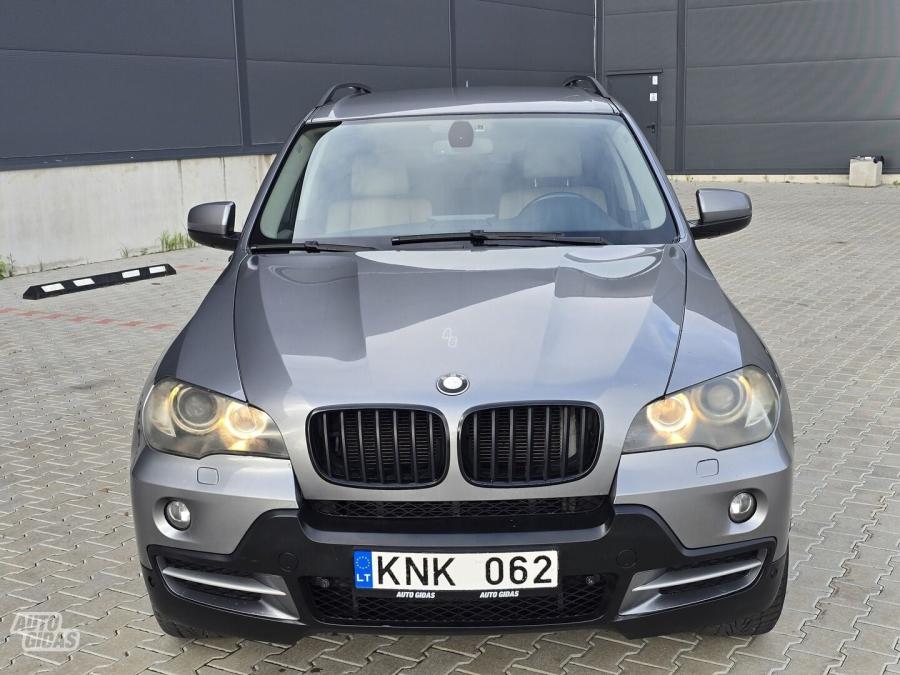 Grey BMW X5 2007 in Siauliai, with an engine capacity of 3.00 L and mileage of 370 thousand km for 5650 €, photo 3 on AUTOMOTO.COM.LV