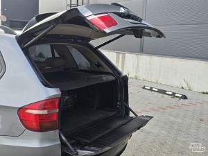 Grey BMW X5 2007 in Siauliai, with an engine capacity of 3.00 L and mileage of 370 thousand km for 5650 €, photo 8 on AUTOMOTO.COM.LV