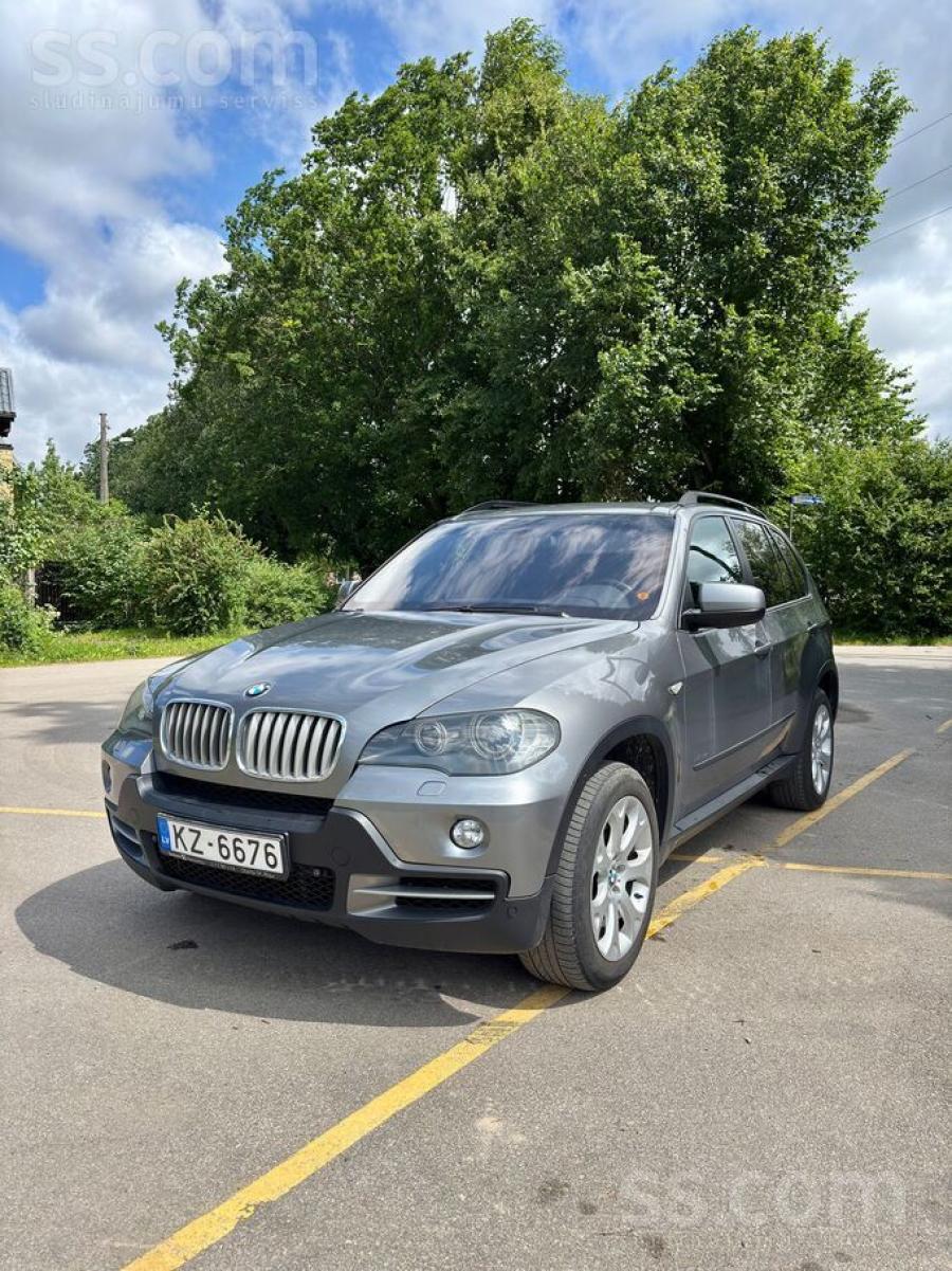 Grey BMW X5 2008 in Riga, with an engine capacity of 3.00 L and mileage of 354 thousand km for 7500 €, photo 1 on AUTOMOTO.COM.LV