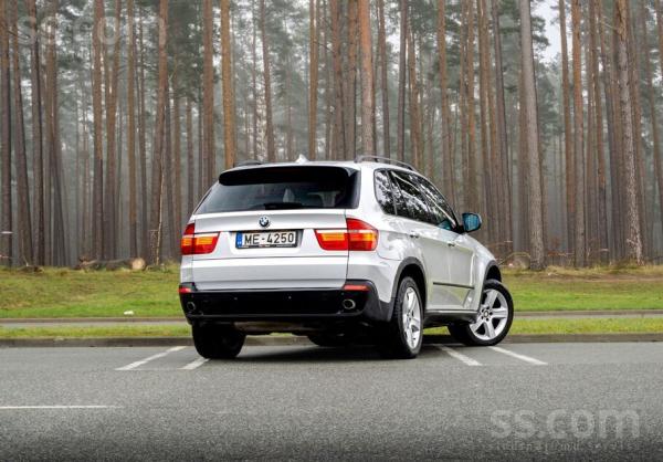 Pelēks BMW X5 2008 Rīga, ar dzinēja tilpumu 3.00 L un nobraukumu 366 tūkst. km par 7990 €, foto 6 vietnē AUTOMOTO.COM.LV