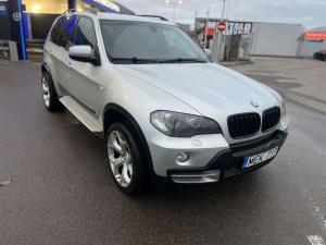 Grey BMW X5 2008 in Kaunas, with an engine capacity of 2.99 L and mileage of 320 thousand km for 6250 €, photo 2 on AUTOMOTO.COM.LV