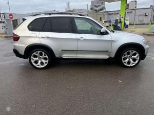 Grey BMW X5 2008 in Kaunas, with an engine capacity of 2.99 L and mileage of 320 thousand km for 6250 €, photo 3 on AUTOMOTO.COM.LV