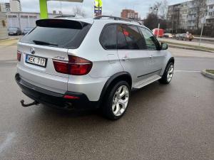 Grey BMW X5 2008 in Kaunas, with an engine capacity of 2.99 L and mileage of 320 thousand km for 6250 €, photo 4 on AUTOMOTO.COM.LV