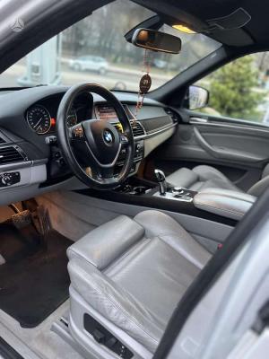 Grey BMW X5 2008 in Kaunas, with an engine capacity of 2.99 L and mileage of 320 thousand km for 6250 €, photo 7 on AUTOMOTO.COM.LV