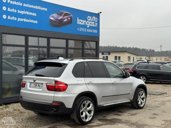 Grey BMW X5 2008 in Vilnius, with an engine capacity of 3.00 L and mileage of 285 thousand km for 9650 €, photo 4 on AUTOMOTO.COM.LV