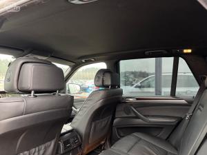 Grey BMW X5 2008 in Vilnius, with an engine capacity of 3.00 L and mileage of 285 thousand km for 9650 €, photo 15 on AUTOMOTO.COM.LV