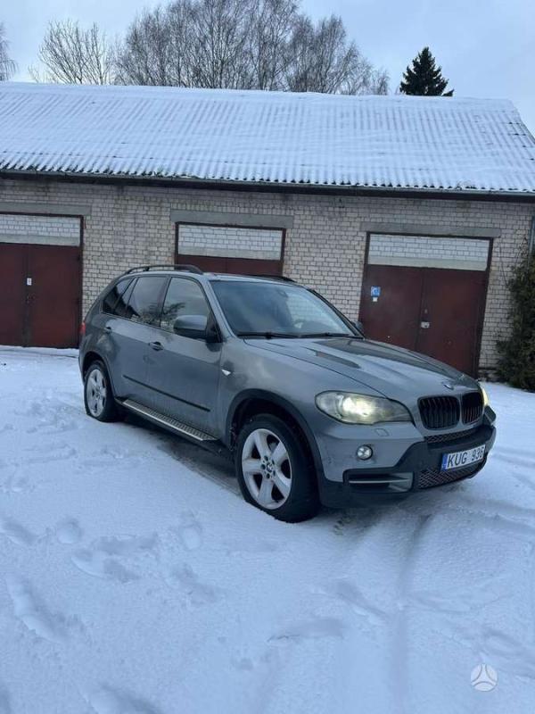 Pelēks BMW X5 2008 Mažeikiai, ar dzinēja tilpumu 3.00 L un nobraukumu 320 tūkst. km par 6300 €, foto 1 vietnē AUTOMOTO.COM.LV