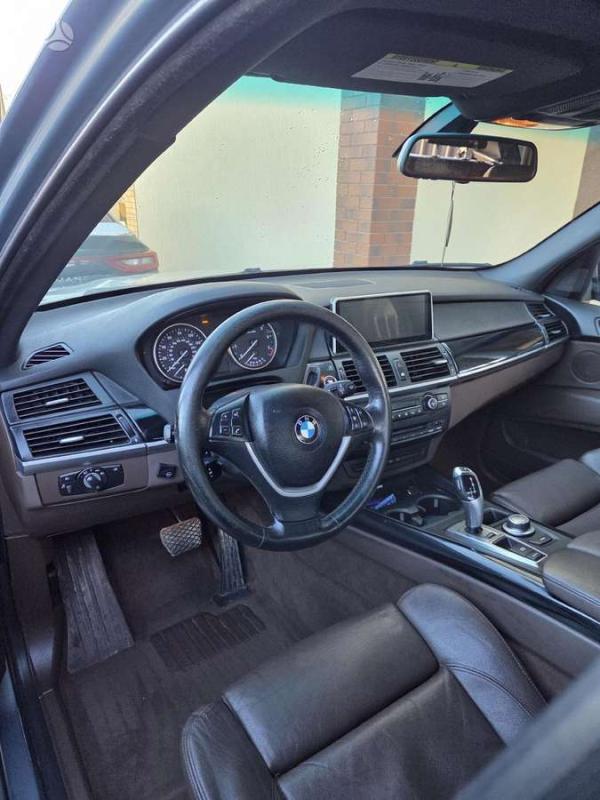 Pelēks BMW X5 2008 Mažeikiai, ar dzinēja tilpumu 3.00 L un nobraukumu 320 tūkst. km par 6300 €, foto 10 vietnē AUTOMOTO.COM.LV