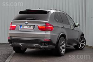 Grey BMW X5 2008 in Ogre, with an engine capacity of 3.00 L and mileage of 329 thousand km for 8500 €, photo 4 on AUTOMOTO.COM.LV