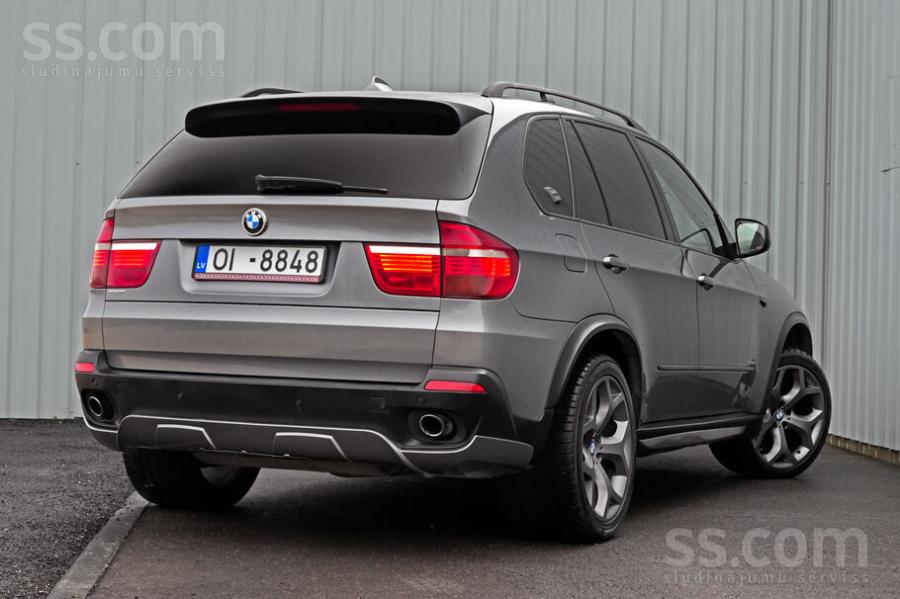 Grey BMW X5 2008 in Ogre, with an engine capacity of 3.00 L and mileage of 329 thousand km for 8500 €, photo 4 on AUTOMOTO.COM.LV