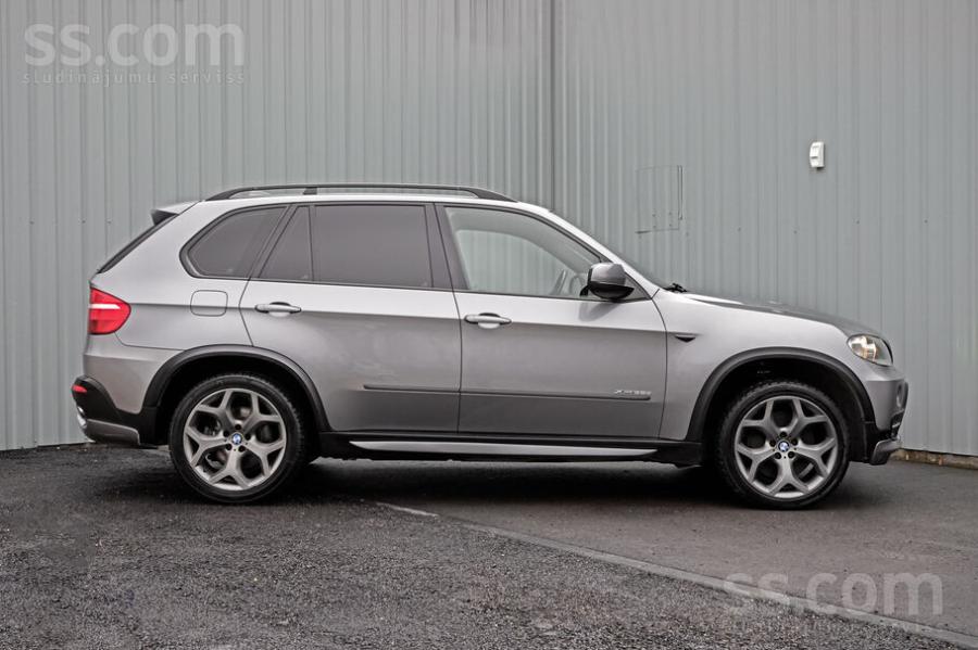 Grey BMW X5 2008 in Ogre, with an engine capacity of 3.00 L and mileage of 329 thousand km for 8500 €, photo 6 on AUTOMOTO.COM.LV