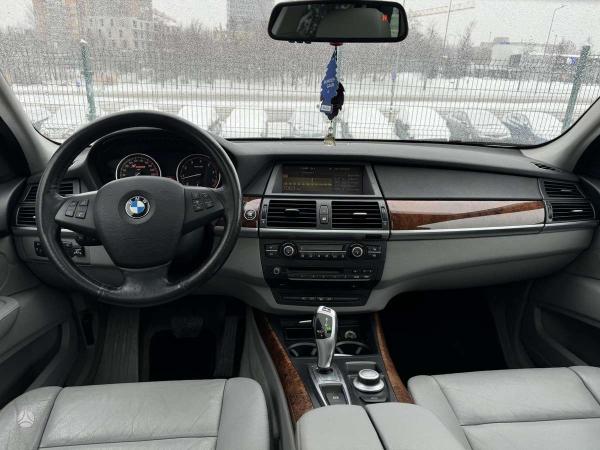 Grey BMW X5 2008 in Vilnius, with an engine capacity of 2.98 L and mileage of 192 thousand km for 6000 €, photo 10 on AUTOMOTO.COM.LV