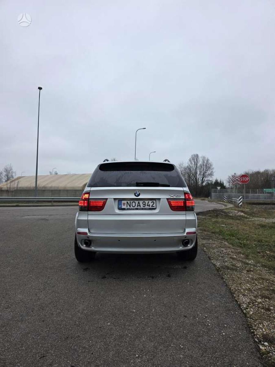 Pelēks BMW X5 2008 Kauņa, ar dzinēja tilpumu 3.50 L un nobraukumu 280 tūkst. km par 9650 €, foto 4 vietnē AUTOMOTO.COM.LV