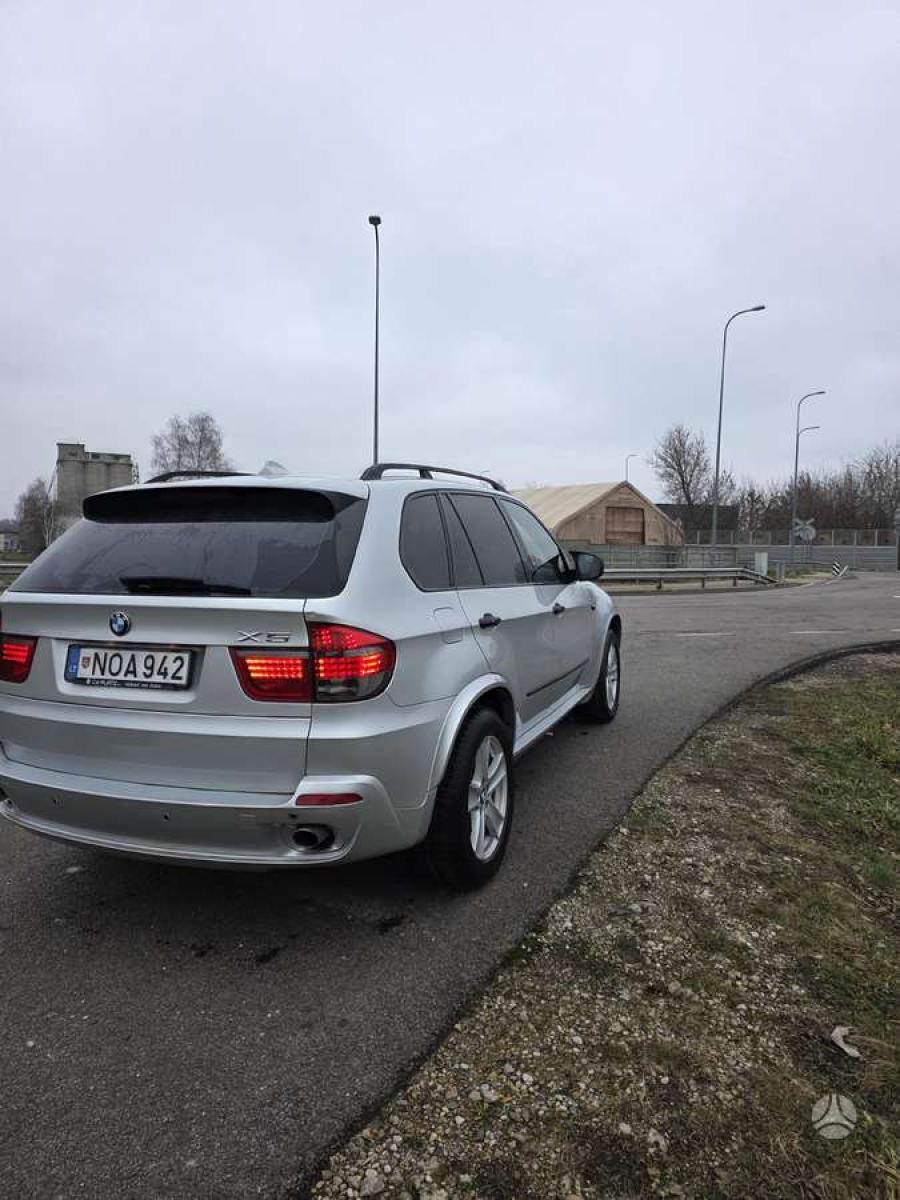Pelēks BMW X5 2008 Kauņa, ar dzinēja tilpumu 3.50 L un nobraukumu 280 tūkst. km par 9650 €, foto 5 vietnē AUTOMOTO.COM.LV