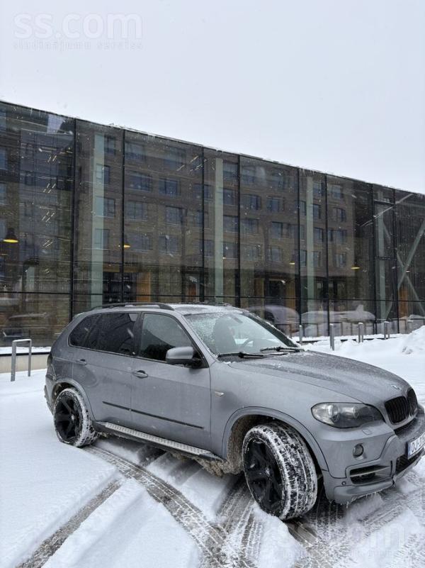 Grey BMW X5 2008 in Riga, with an engine capacity of 3.00 L and mileage of 283 thousand km for 8700 €, photo 5 on AUTOMOTO.COM.LV