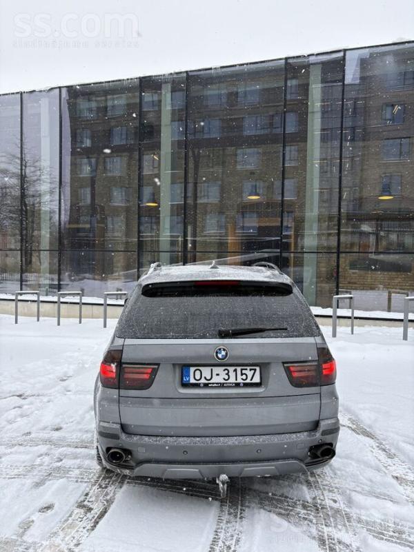 Grey BMW X5 2008 in Riga, with an engine capacity of 3.00 L and mileage of 283 thousand km for 8700 €, photo 7 on AUTOMOTO.COM.LV