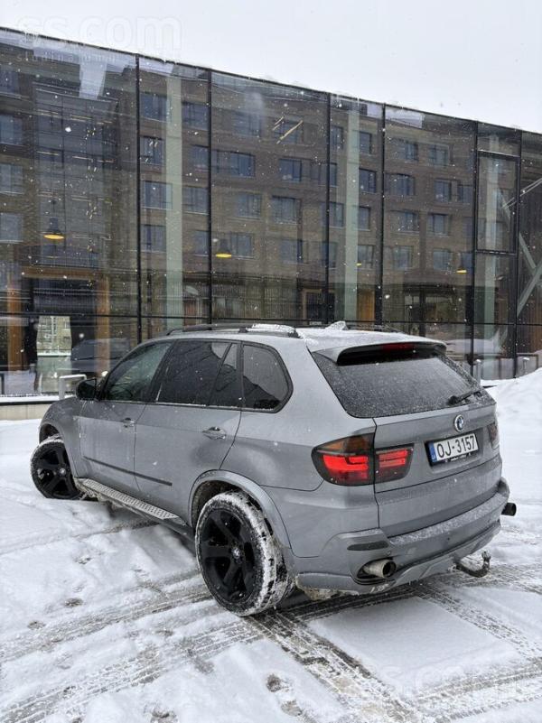 Grey BMW X5 2008 in Riga, with an engine capacity of 3.00 L and mileage of 283 thousand km for 8700 €, photo 10 on AUTOMOTO.COM.LV