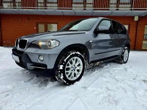 Pelēks BMW X5 2008 Marijampole, ar dzinēja tilpumu 2.99 L un nobraukumu 313 tūkst. km par 7000 €, foto  vietnē AUTOMOTO.COM.LV